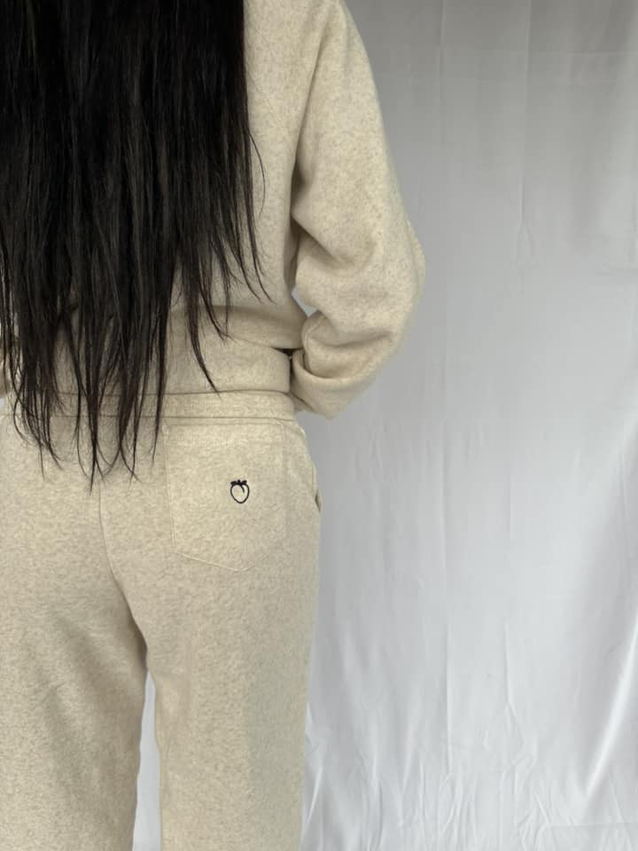 Peachy Sweats- Oatmeal – P E A C H E S